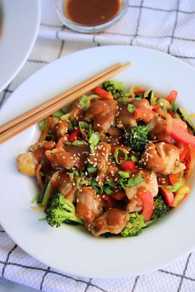 Sesame Chicken Stir Fry | PALEO, Whole30 – Just Jessie B